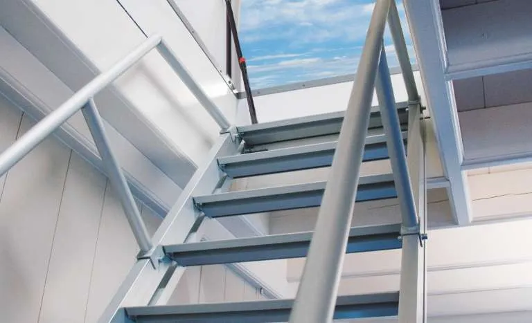 Working safely on roofs in 2 easy steps