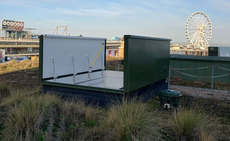 Roof hatch in special sizes, with 1 or 2 covers