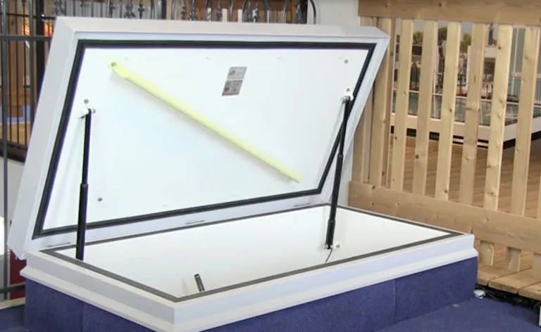 Easy access with the Gorter electric roof hatch