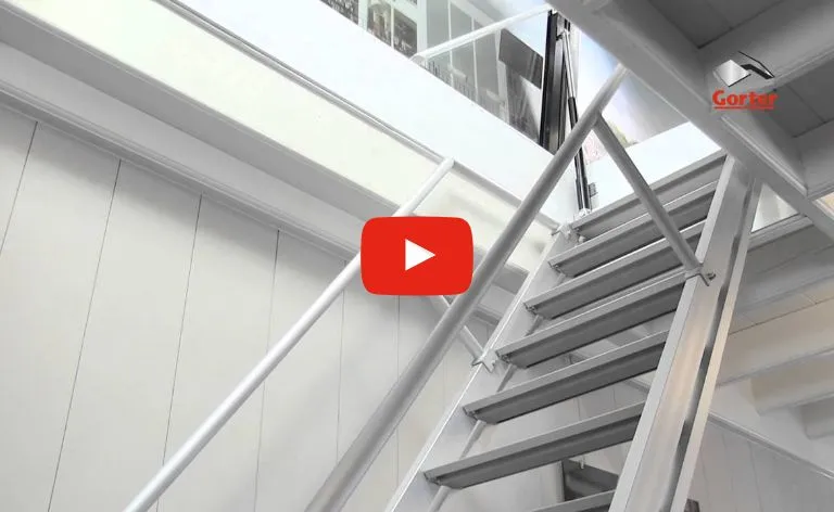 Roof hatch with fixed staircase – stylish access to the roof